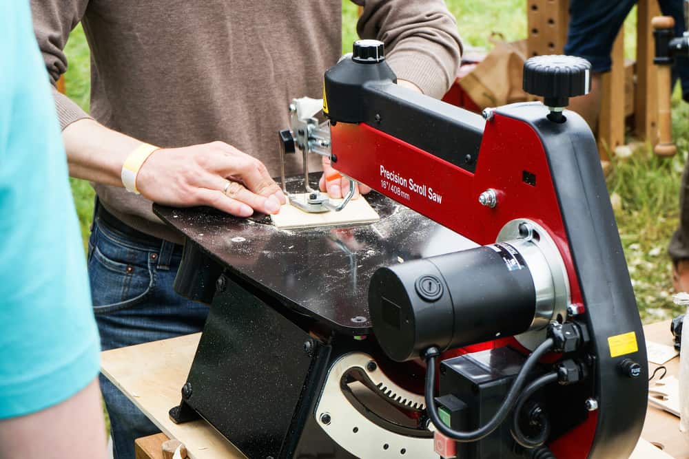 Band Saw vs Scroll Saw (Expert Explains The Difference) | The Tool Geeks